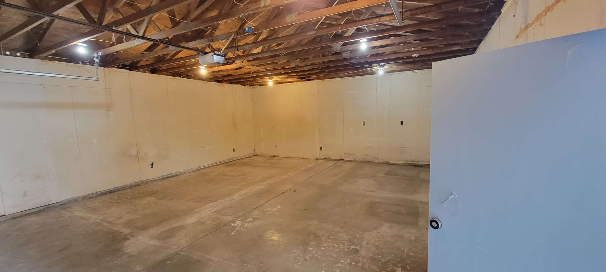 800 sqft Garage - PeerStorage